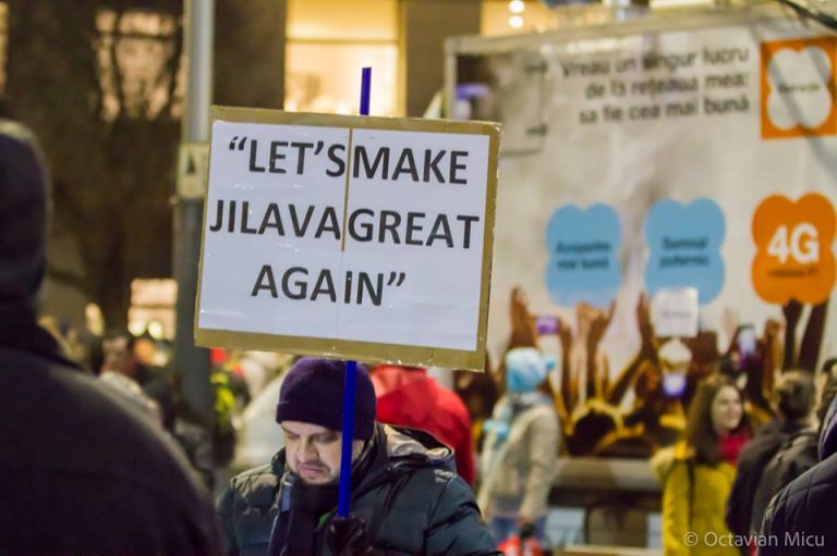 Cele Mai Inspirate şi Amuzante Mesaje şi Glume Legate de Proteste